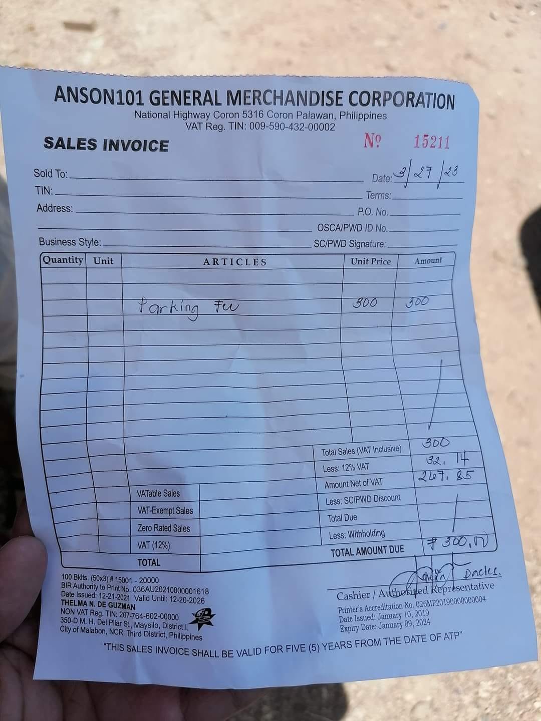 Paniningil ng P300 parking fee ng isang tindahan sa Coron, inalmahan ng SB