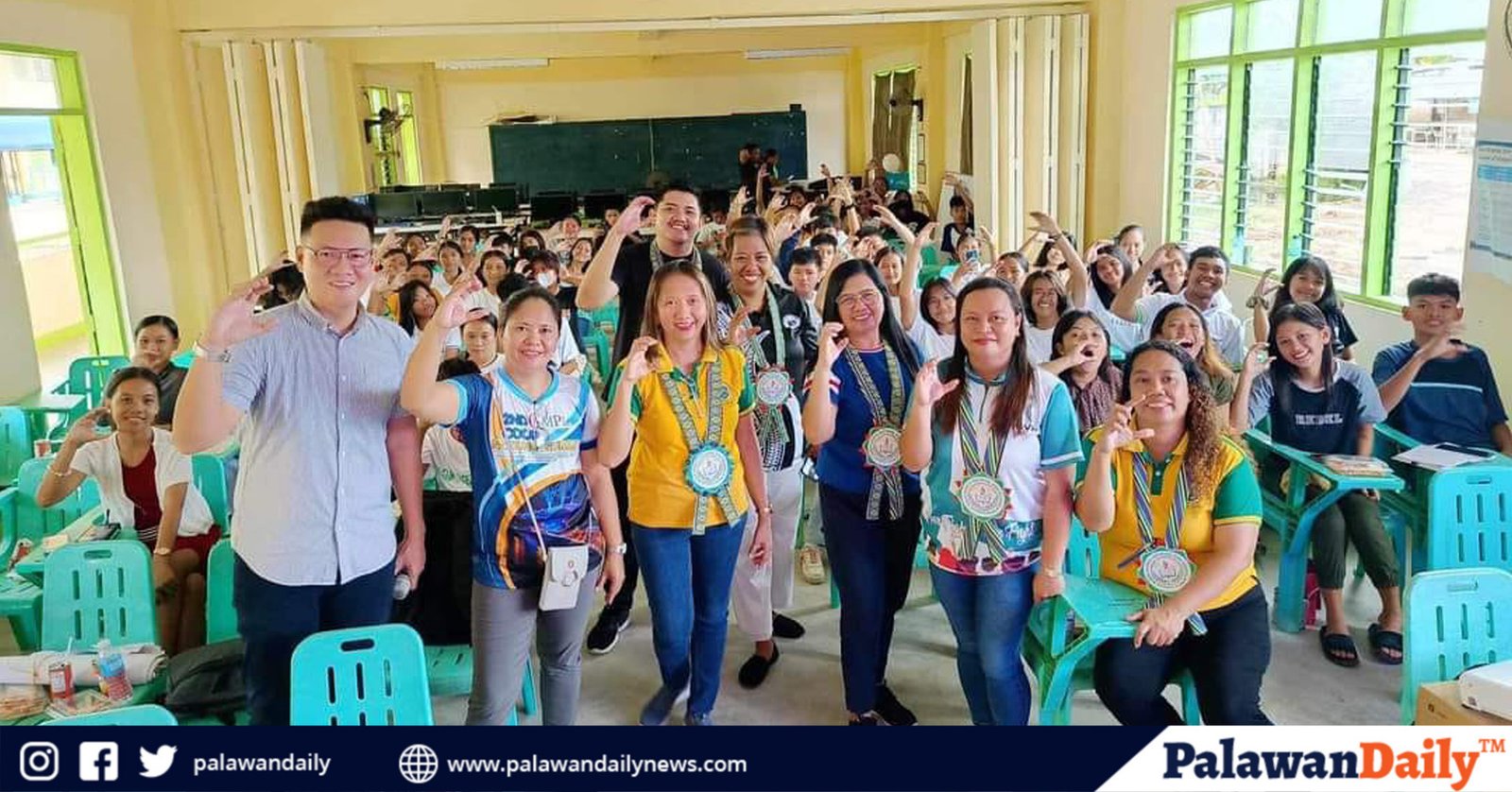 90 students attend savings forum in San Vicente town